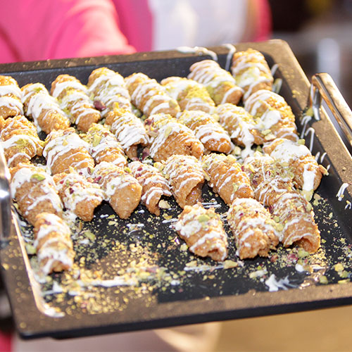 Maakroun with White Chocolate and Pistachio recipe by Mamzee