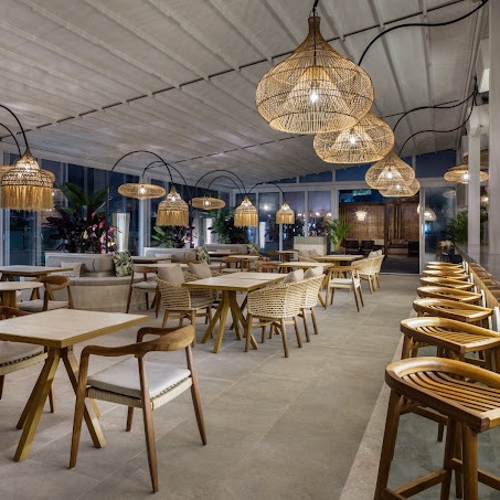 Bar du Port Doha: Where Riviera Elegance Meets Coastal Glamour